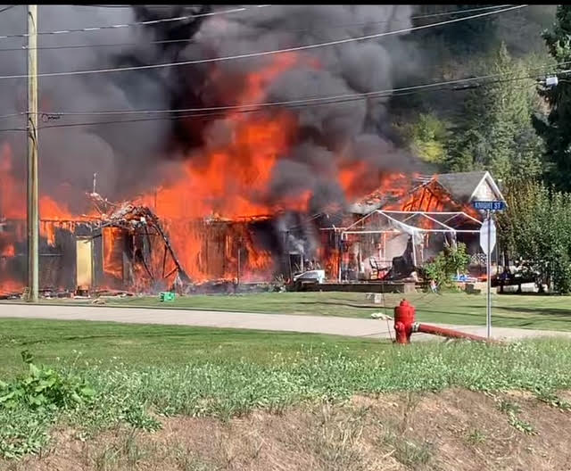 Structure fire destroys building - Castlegar Source